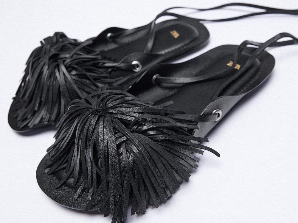 Zara StudioLeder Sandalen (Neu und originalverpackt) in Zug für CHF 39 – mit Lieferung auf ...