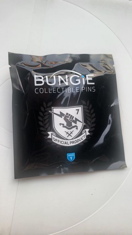 Pin's collection bungie "shield pin" (Neuf avec emballage d'origine) à ...