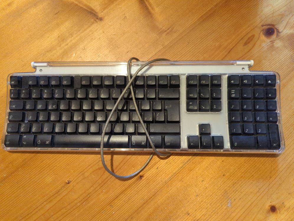 Apple Pro Keyboard (Gebraucht) in für CHF 1 – mit Lieferung auf Ricardo ...