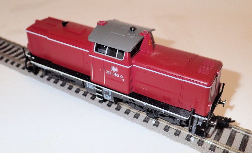 Fleischmann H0 - DB rote Diesel-Lok BR 212 - NEU - Art. 4230 (Neu (gemäss Beschreibung)) in ...