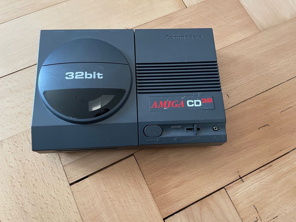 Commodore Amiga CD32 | Kaufen auf Ricardo