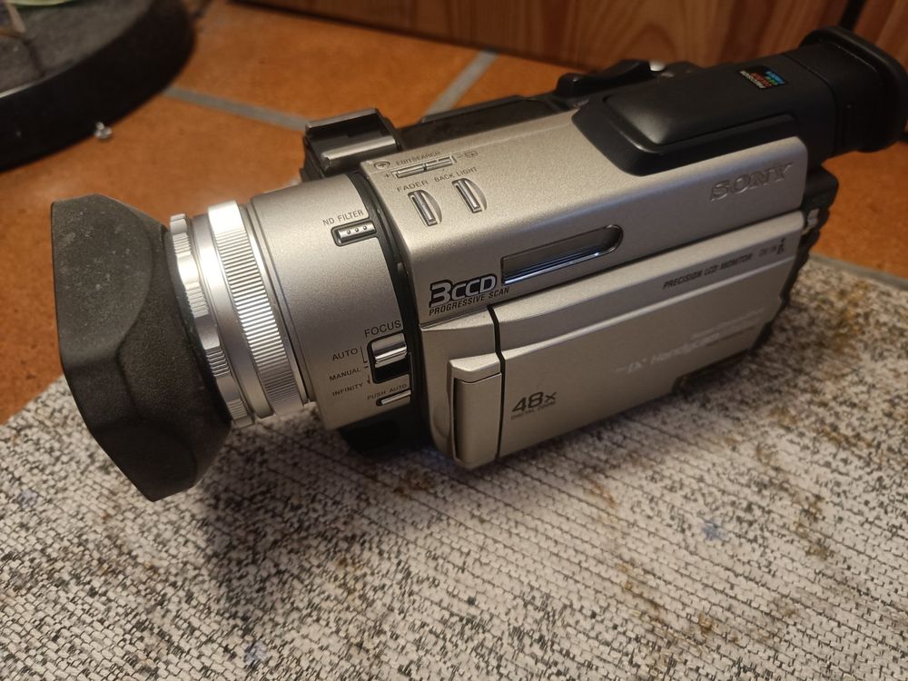 Sony Handycam 3CCD vintage camera (Gebraucht) in Lugano für CHF 150 ...