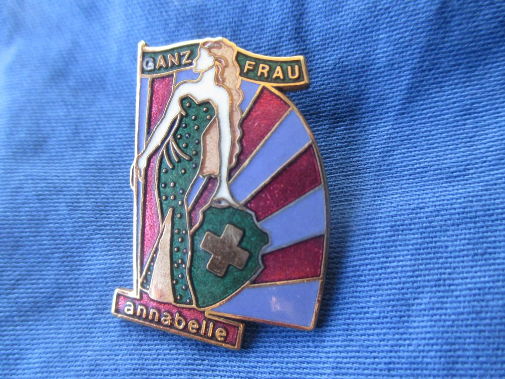 pin's Ganz Frau, Annabelle (Gebraucht) in Colombier NE für CHF 5 – mit ...