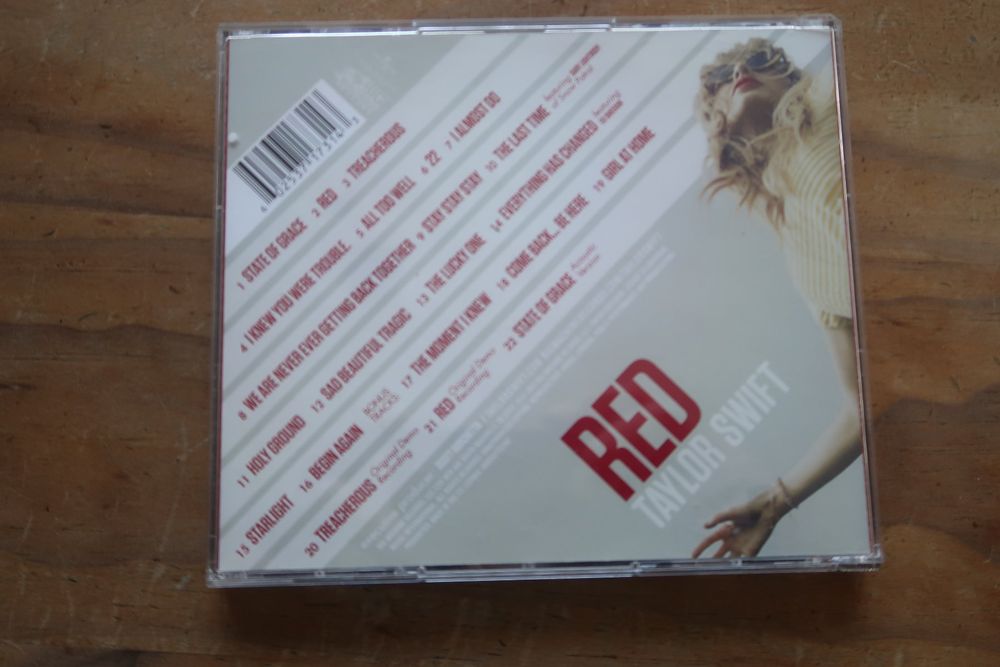 TAYLOR SWIFT - RED - Deluxe Edition - 2x CD (Gebraucht) in Basel für ...