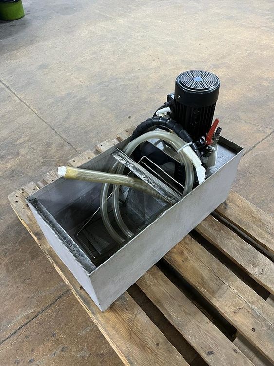 Kühlmitteltank / Kühlmittelpumpe (Gebraucht) in Zuchwil für CHF 350 – nur Abholung auf Ricardo ...