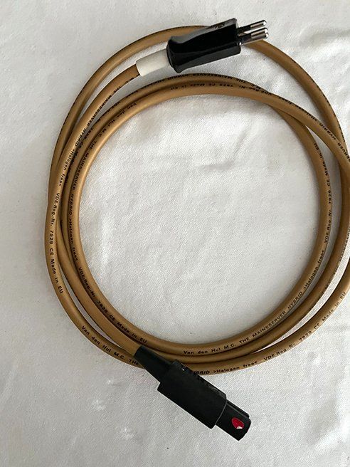 Van den Huul Main Server Hybrid Power Kabel 2m (Gebraucht) in Meggen ...
