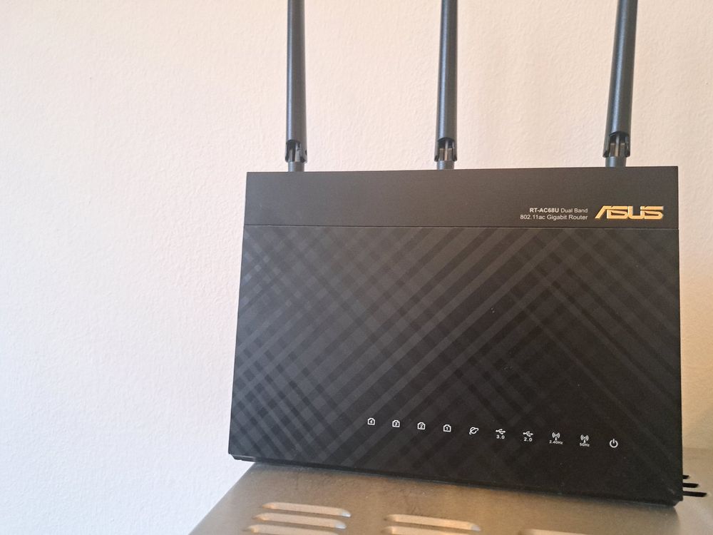ASUS RT-AC68U Dual Band Gigabit Router (Gebraucht) in Zürich für CHF 15 ...