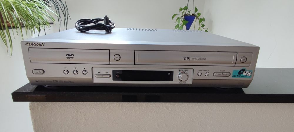VHS & DVD Combi Recorder SLV-D950 von SONY | Kaufen auf Ricardo