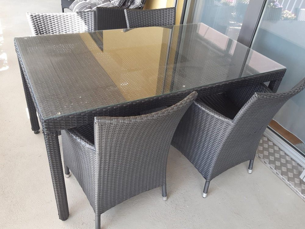 Rattan Tisch inkl. 4 Stühlen (Gebraucht) in Bern für CHF 150 – mit ...