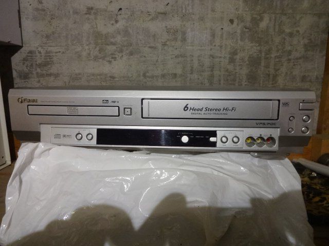 Funai DVD-Player VHS-Recorder Kombination (Gebraucht) in Winterthur für ...