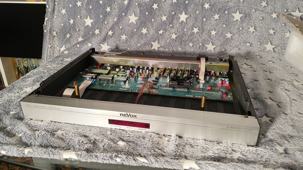 reVox Multiroom / AV Controller B200 (Neu und originalverpackt) in ...