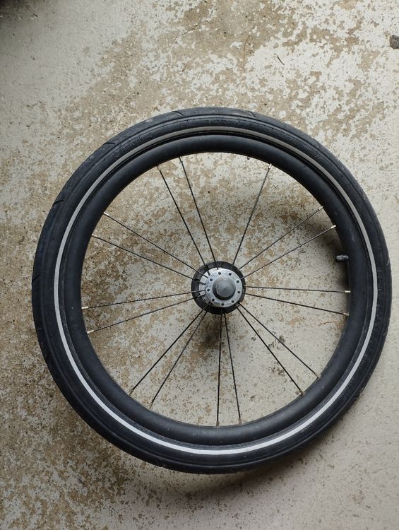 Defektes Thule Veloanhänger Rad für Bastler (Defekt) in Winterthur für ...