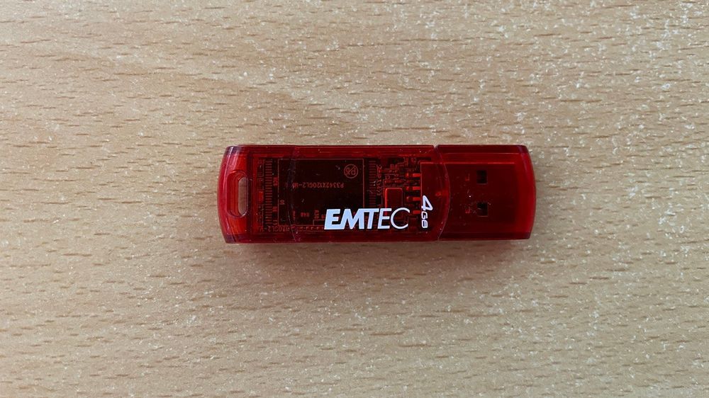 USB Stick 4GB (Gebraucht) in Glattfelden für CHF 4.95 – mit Lieferung ...