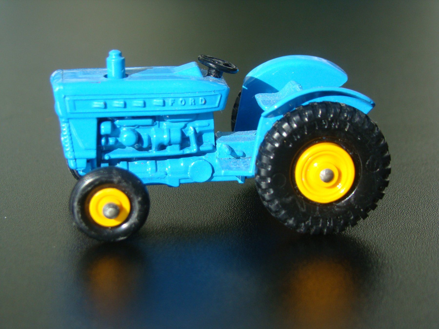 Lesney Matchbox Series 39 Traktor blau mit gelben Räder cool (Gebraucht ...