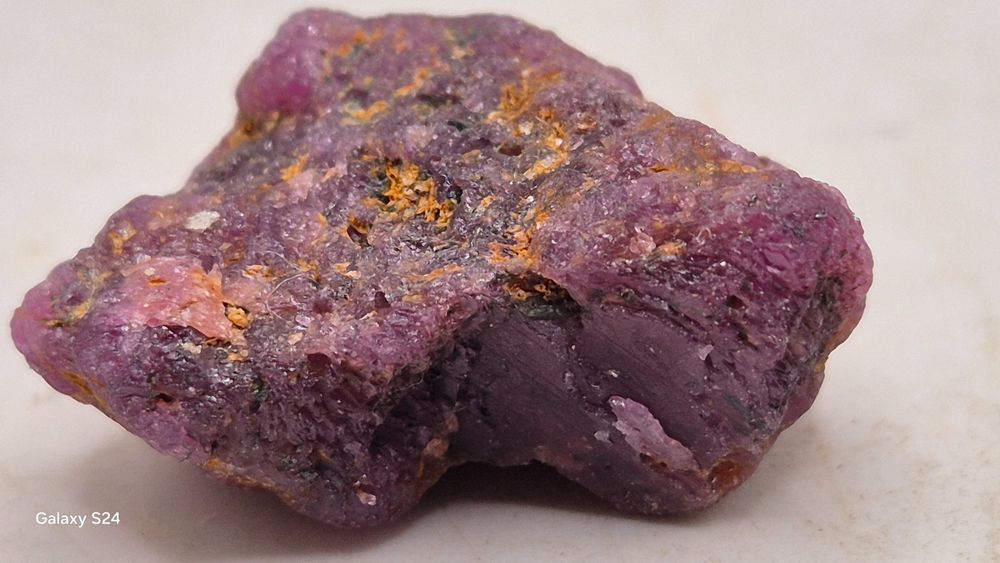 Rubin roh 30.4ct. Kamataka in Indien (Neu und originalverpackt) in ...