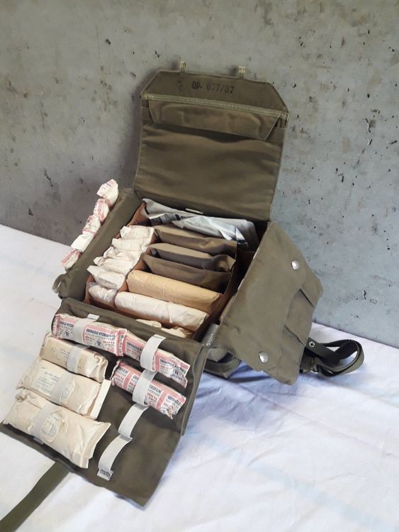 Erste-Hilfe Militärtasche (mit Inhalt/ Verbandsmaterial) | Kaufen auf ...