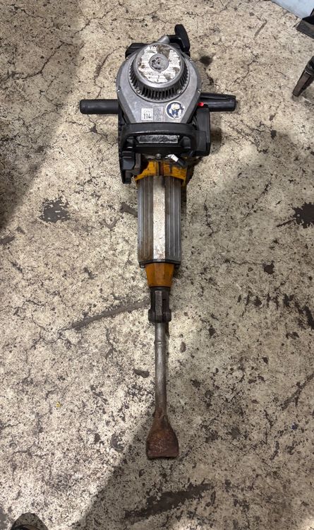 Cobra Hammer Wacker 22 (Gebraucht) in Grono für CHF 600 – nur Abholung ...