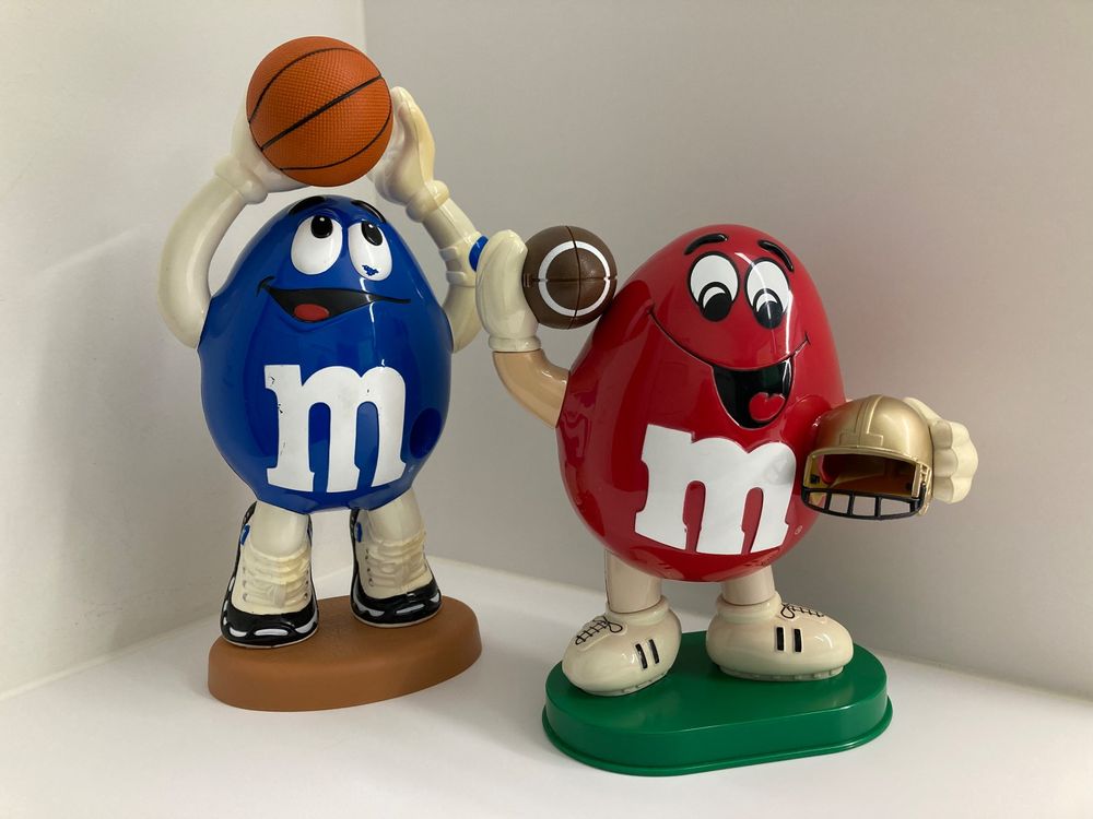 -2- M&M's Dispenser Figuren: Football und Basketball (Gebraucht) in ...