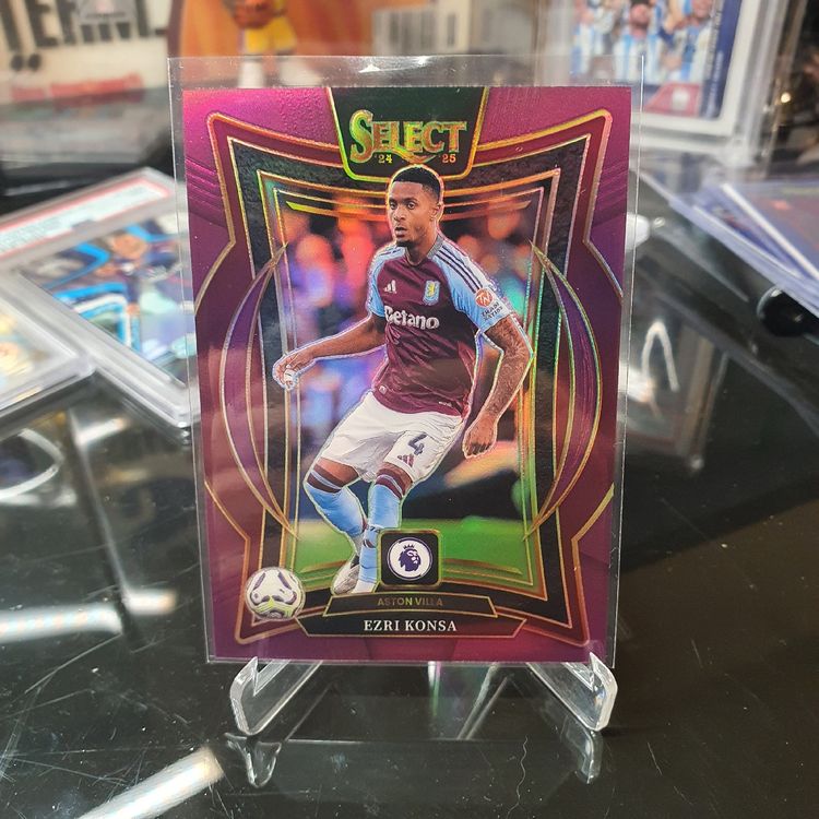 Carte de foot Ezri Konsa - Aston Villa Select 2023/2024 (Neu (gemäss ...
