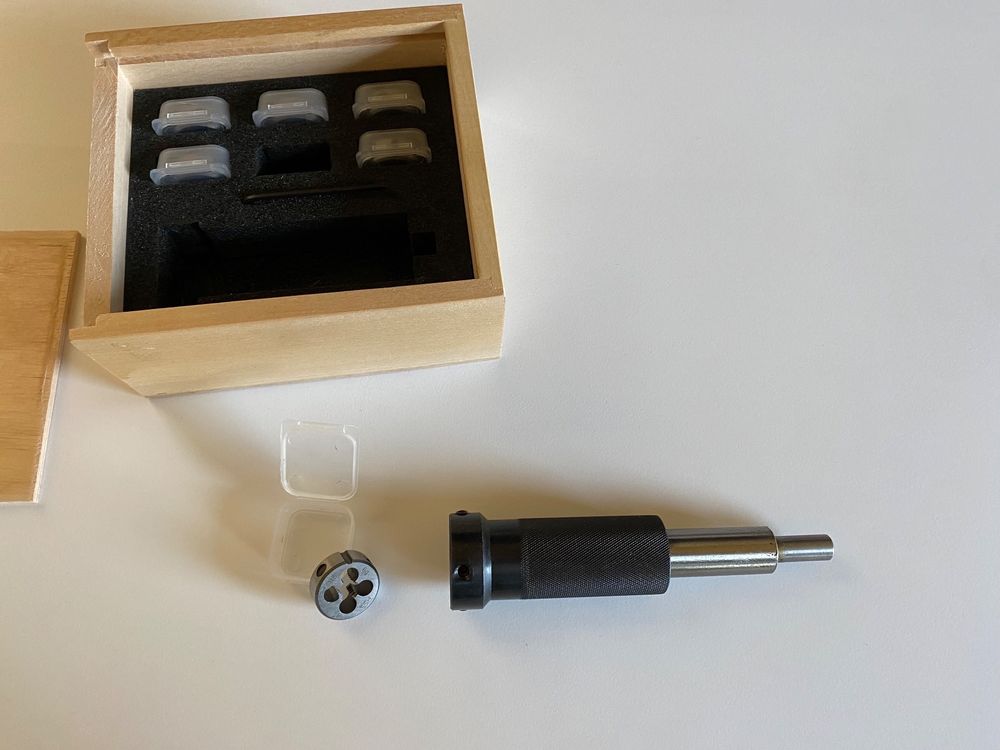 Proxxon 24082 Schneideisenhalter mit Schneideisen M3 - M10 | Kaufen auf Ricardo