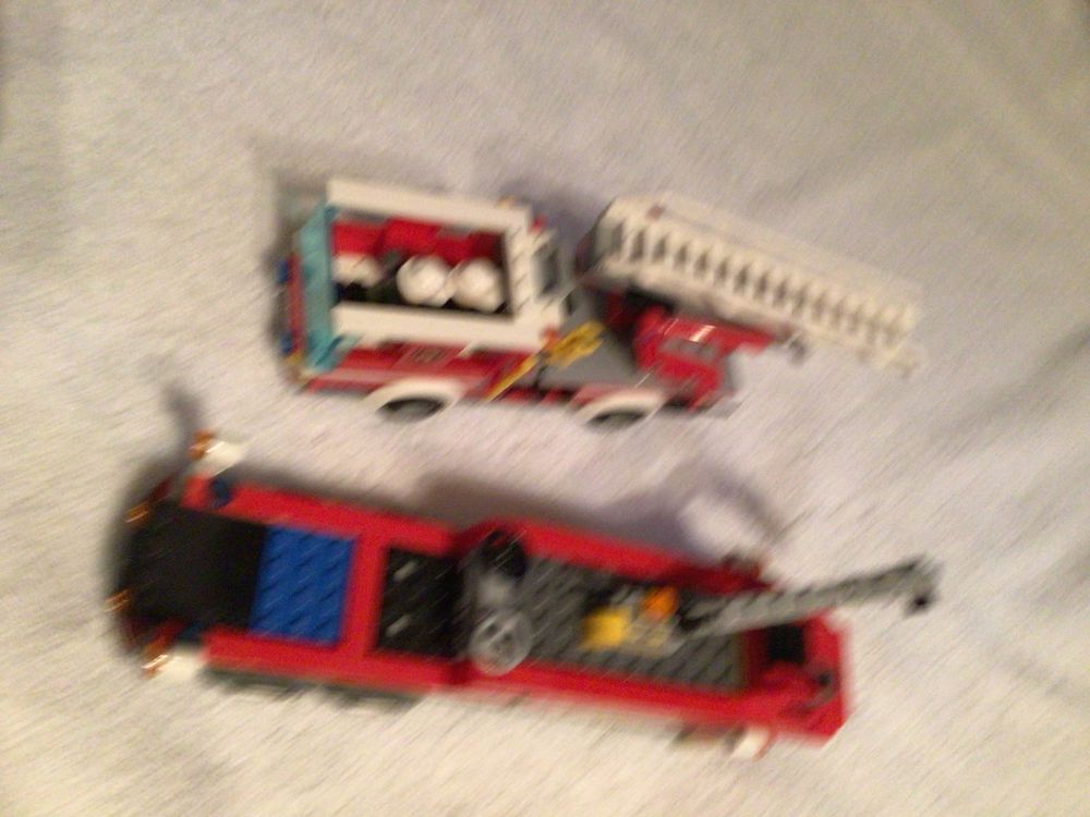 Lego Feuerwehr Autos 2 Stück mit Figuren | Kaufen auf Ricardo