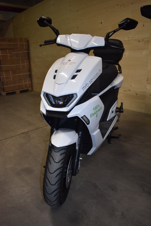 E-Roller mit 3KW Bosch Motor (45km/h) (Neu und originalverpackt) in ...