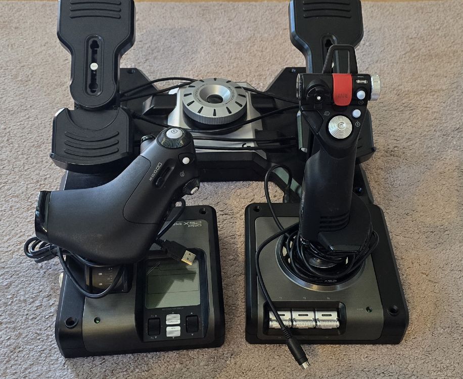 Saitek X52 Pro Flight Control System HOTAS Joystick, (Gebraucht) in ...
