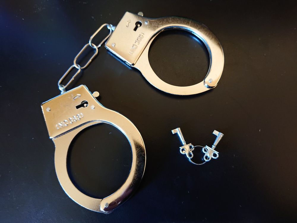 NEU - Handschellen Hand Schellen Hand Cuffs mit Schlüssel (Neu und ...