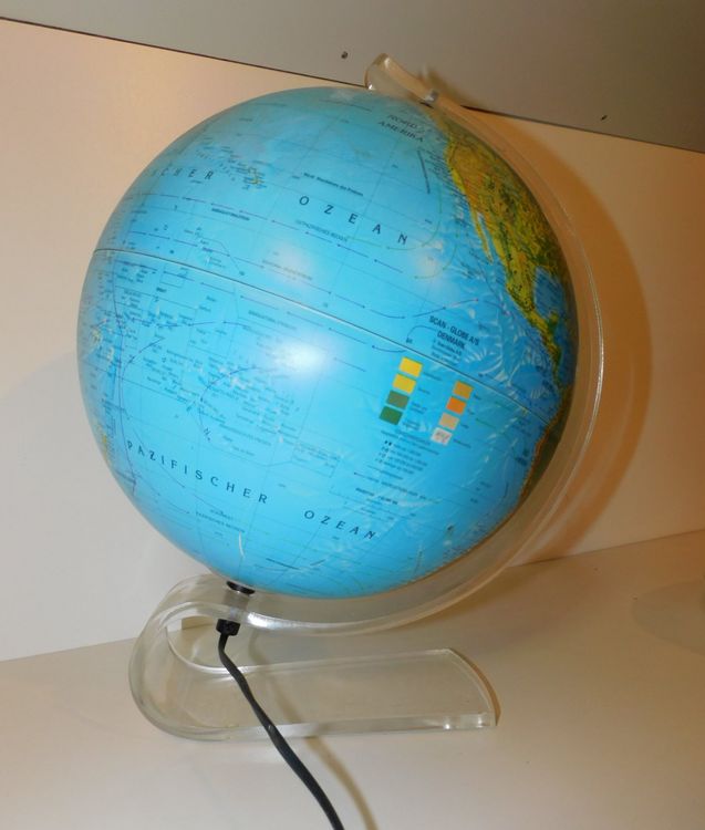 Rausverkauf Globus Design 70er Globus Globus Plexiglas Fuss (Gebraucht ...
