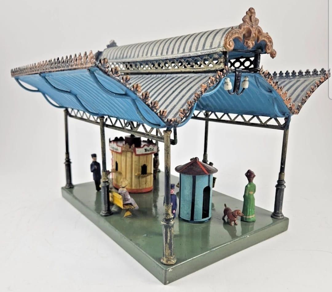 Märklin Bahnsteig No 2044 Schwalbendach-Halle extrem selten (Gebraucht ...