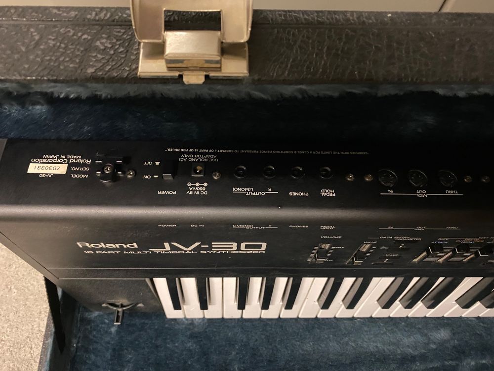 Roland JV - 30 | Kaufen auf Ricardo