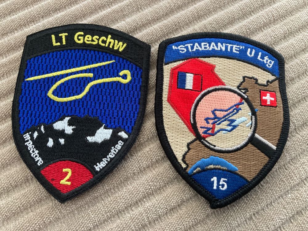2 Badges Schweizer Luftwaffe - Schweizer Armee (Gebraucht) in Brütten ...