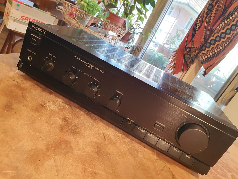 Sony Integrated Stereo Amplifier TA-A200 defekt | Kaufen auf Ricardo
