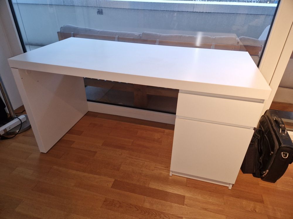 Weisses Pult (Gebraucht) in für CHF 40 – nur Abholung auf Ricardo kaufen