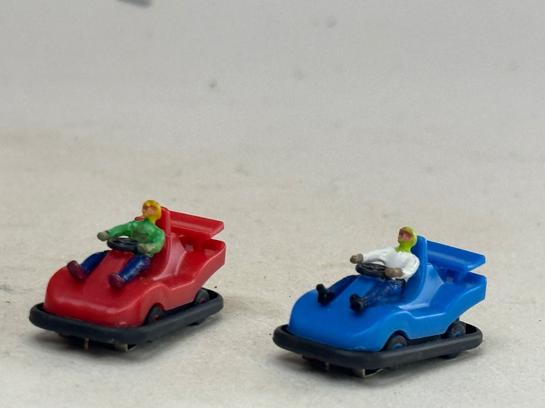 GB2- zwei Autoscooter mit Motor für Faller AMS (Gebraucht) in Elm für ...