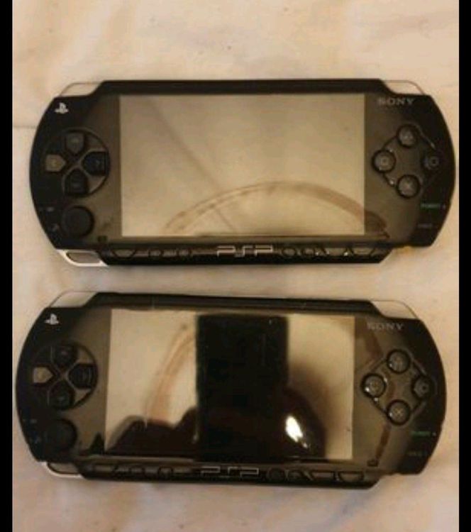 Zwei PSP (Gebraucht) in Siebnen für CHF 89.9 – mit Lieferung auf Ricardo kaufen