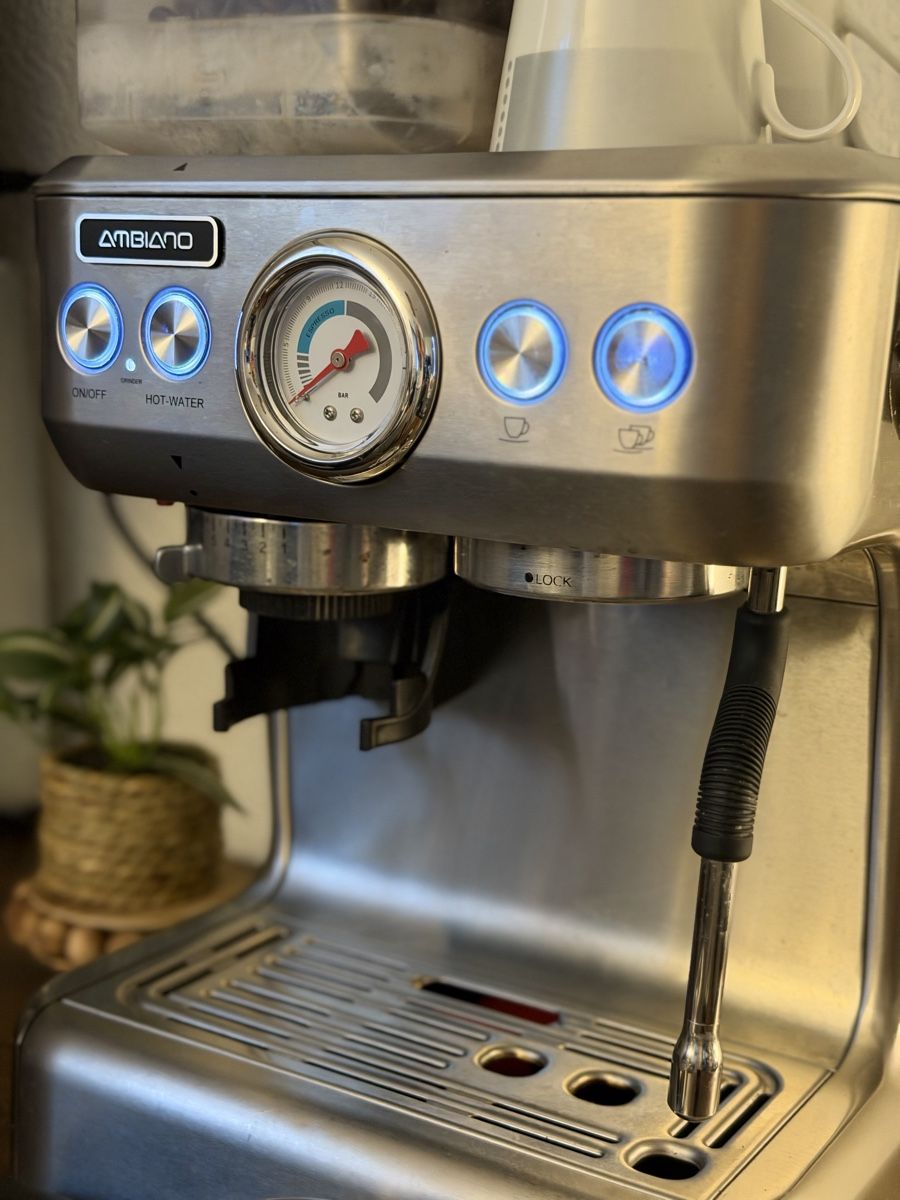 Espresso Machine with grinder , it make delicious coffee (Gebraucht) in ...