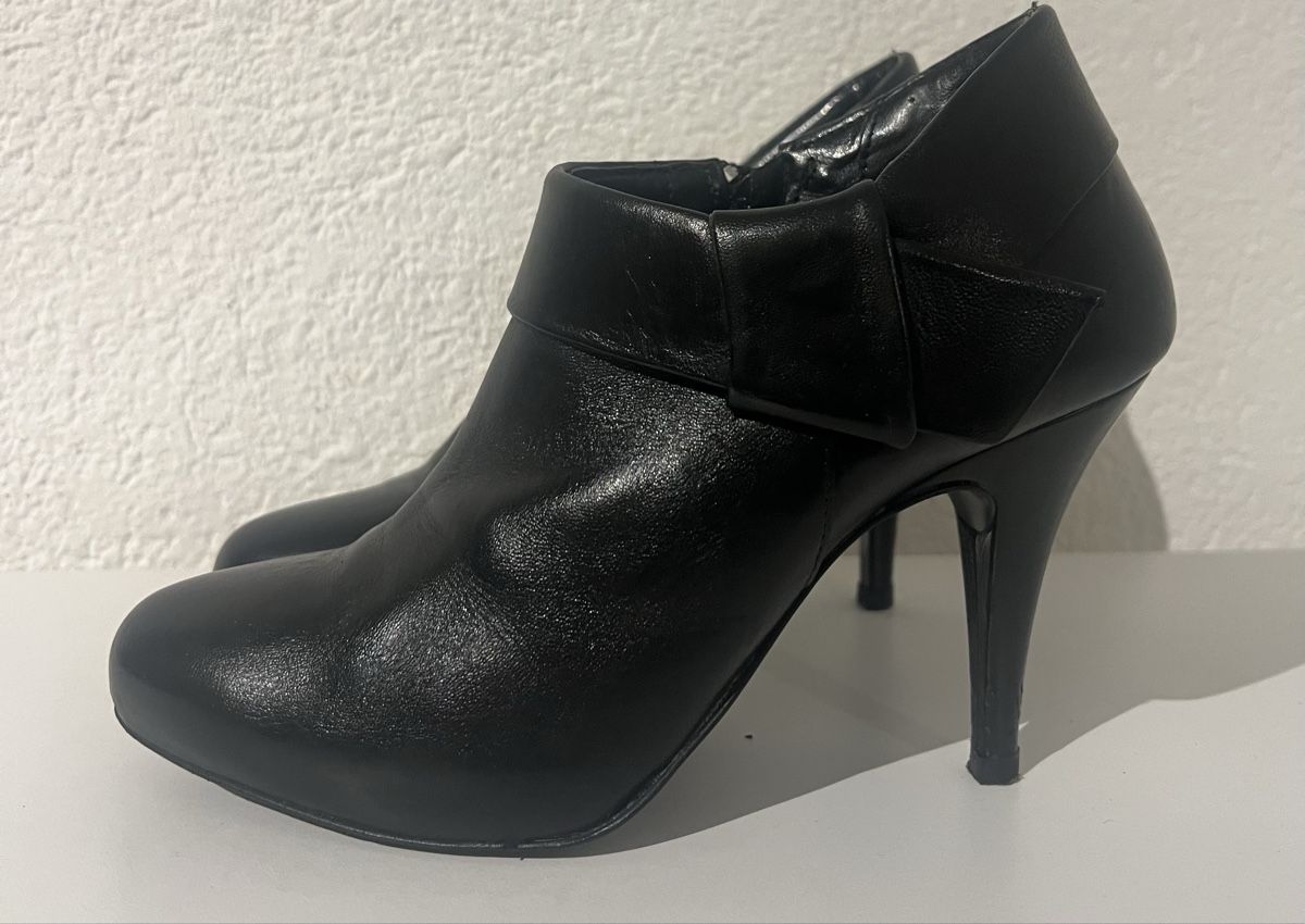 Chaussures à talons hauts, taille 38 (D'occasion) à St-Pierre-Clages ...