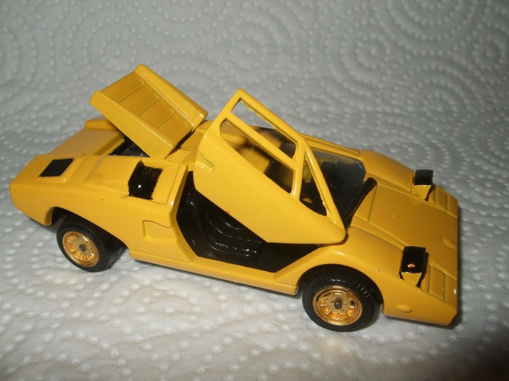 Sakura Lamborghini Countach 1/43 Super Car Made in Japan (Gebraucht) in ...