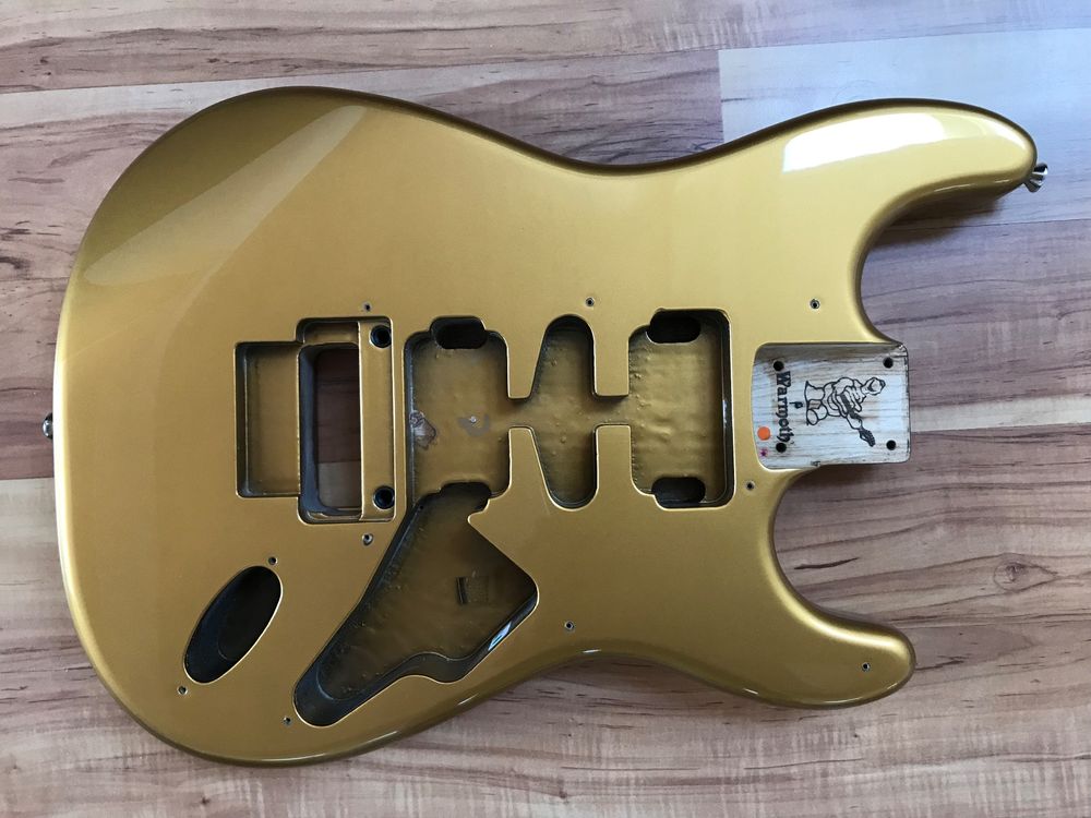 Warmoth Guitar body Gold - Fender Stratocaster style (Gebraucht) in ...