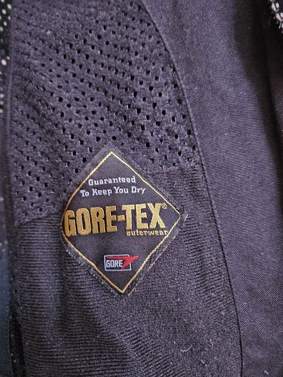 Skijacke Gore-Tex, Gr. M (Gebraucht) in Kesswil für CHF 18 – mit Lieferung auf Ricardo kaufen