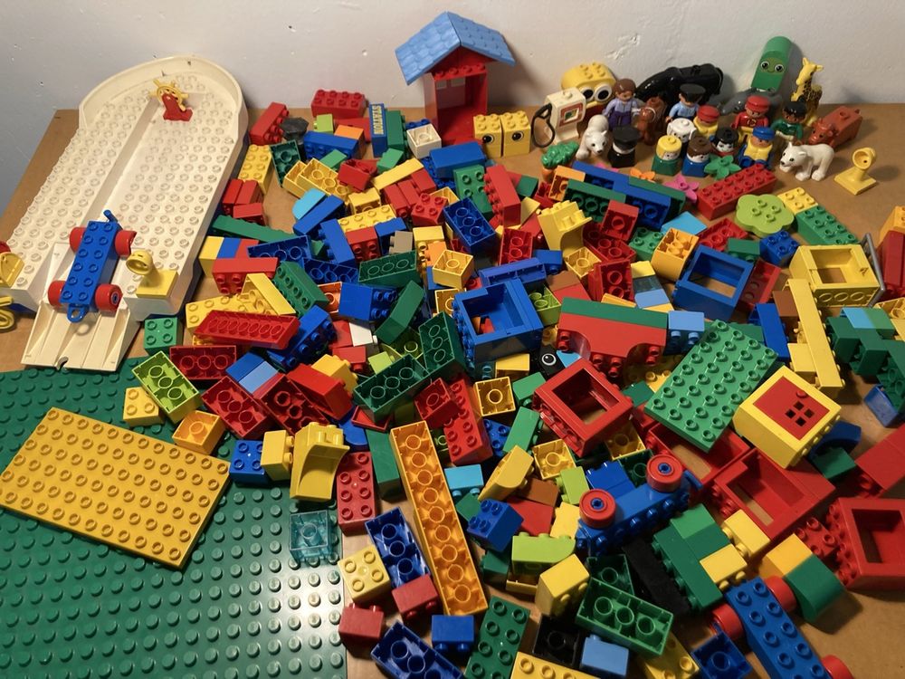 Lego Duplo 290 Teile und spezielles Schiff, alt und neu (Gebraucht) in ...