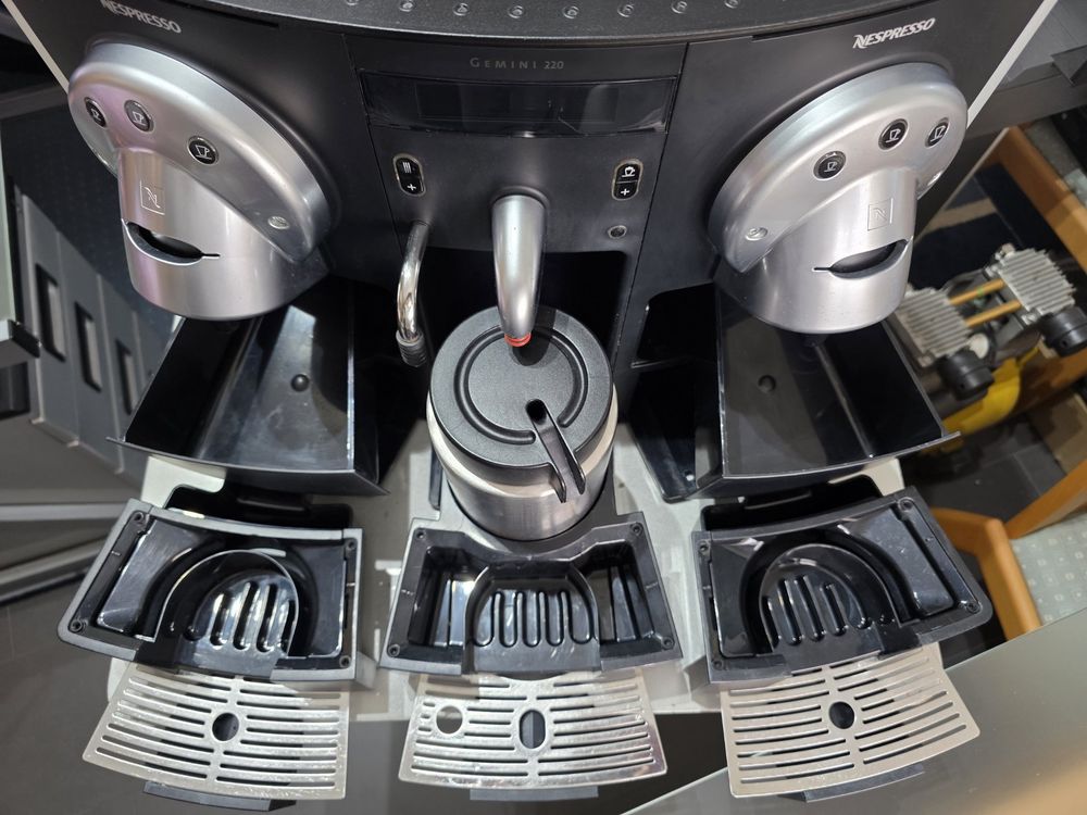 NESPRESSO GEMINI CS220 CS223 Typ 734 in gepflegtem Zustand (Gebraucht ...