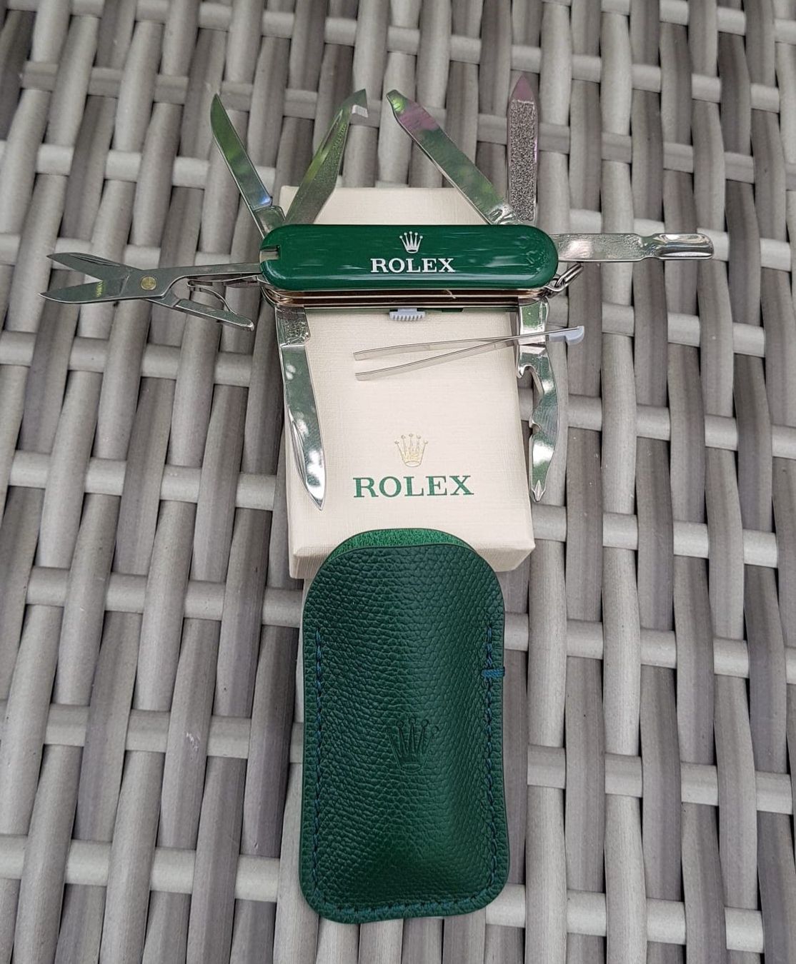Couteau Suisse Rolex neuf victorinox (Neuf avec emballage d'origine) à ...