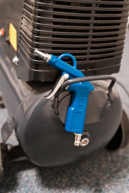 Druckluft Kompressor CMI 24L inkl. Zubehör (Gebraucht) in Abtwil SG für ...