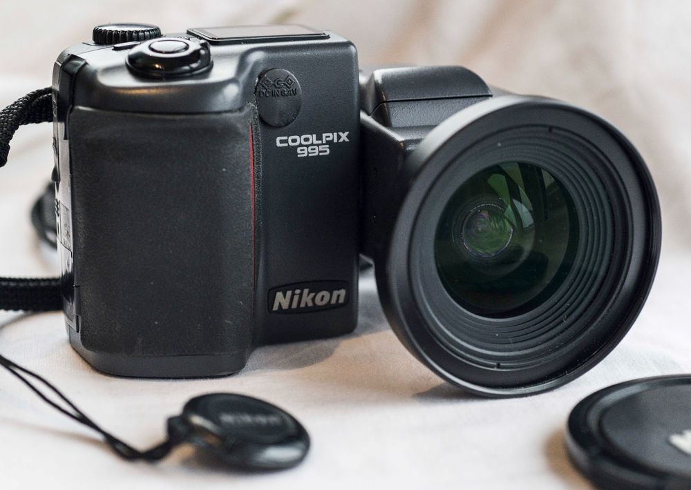 Nikon Coolpix 995 mit Weitwinkelvorsatz 0.63x und 2 Akkus | Kaufen auf ...
