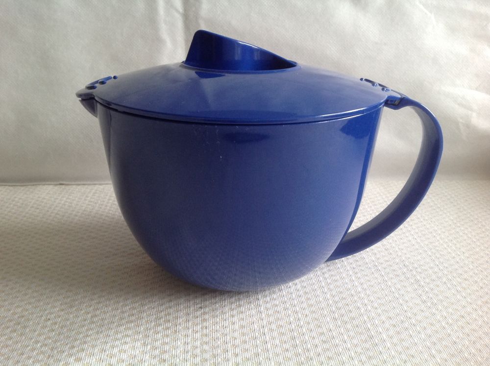 Tupperware - récipient - carafe - pichet - cruche (Gebraucht) in Sion ...