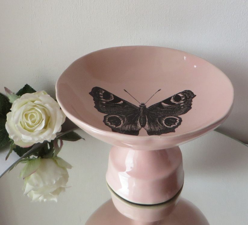 KÜHN KERAMIK BERLIN, KLEINE FUSSSCHALE SCHMETTERLING HANDARB (Gebraucht ...