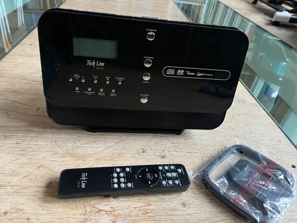 CHAÎNE HIFI lecteur CD iPod/USB/MP3/SD et radio (Gebraucht) in Vevey ...