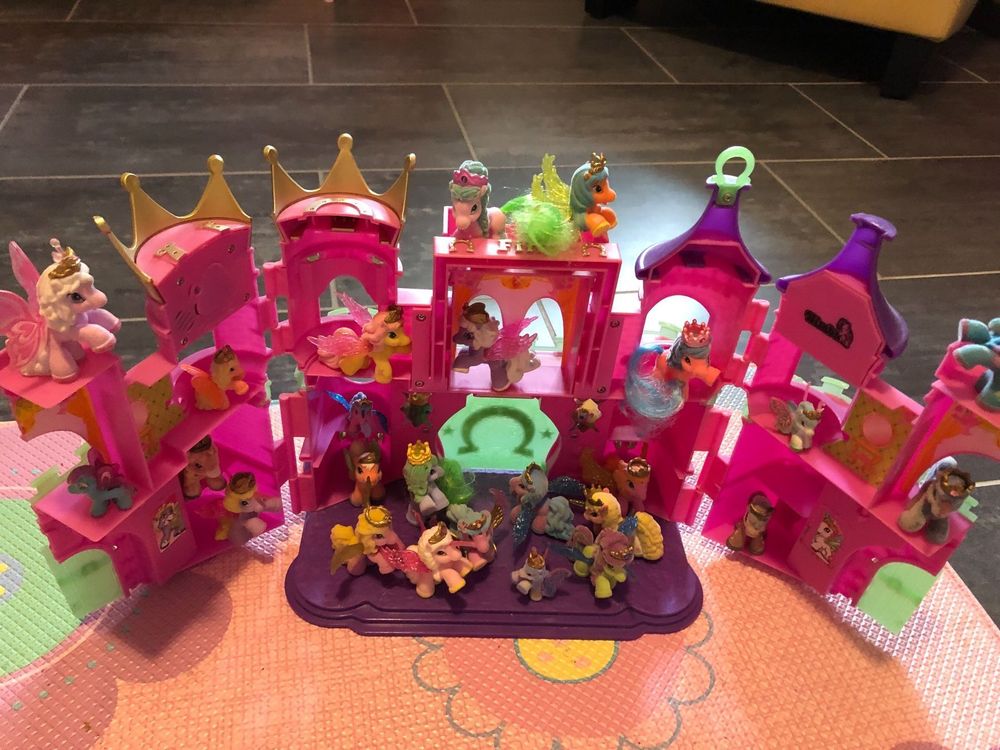 Filly Pony mit Schloss (Gebraucht) in Wolhusen für CHF 20 – mit ...